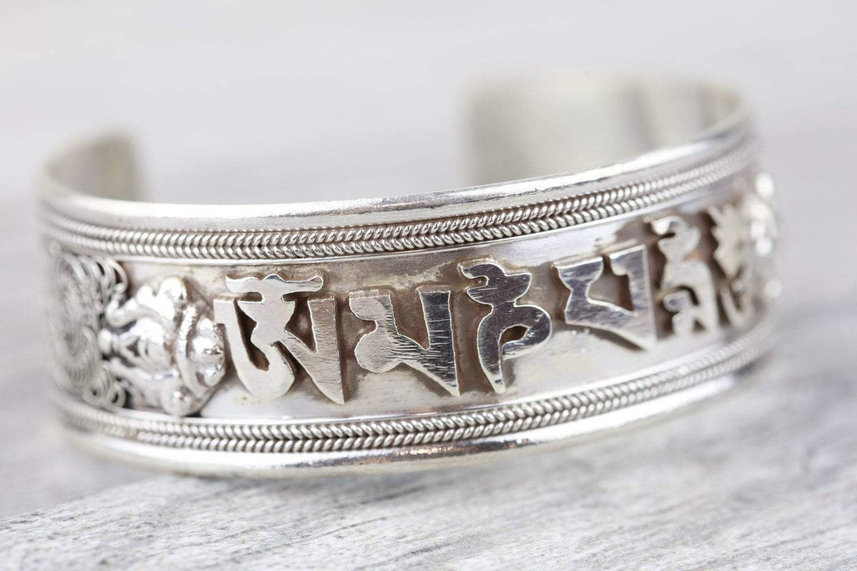 Tibetan Compassion Mantra Bracelet - DharmaShop