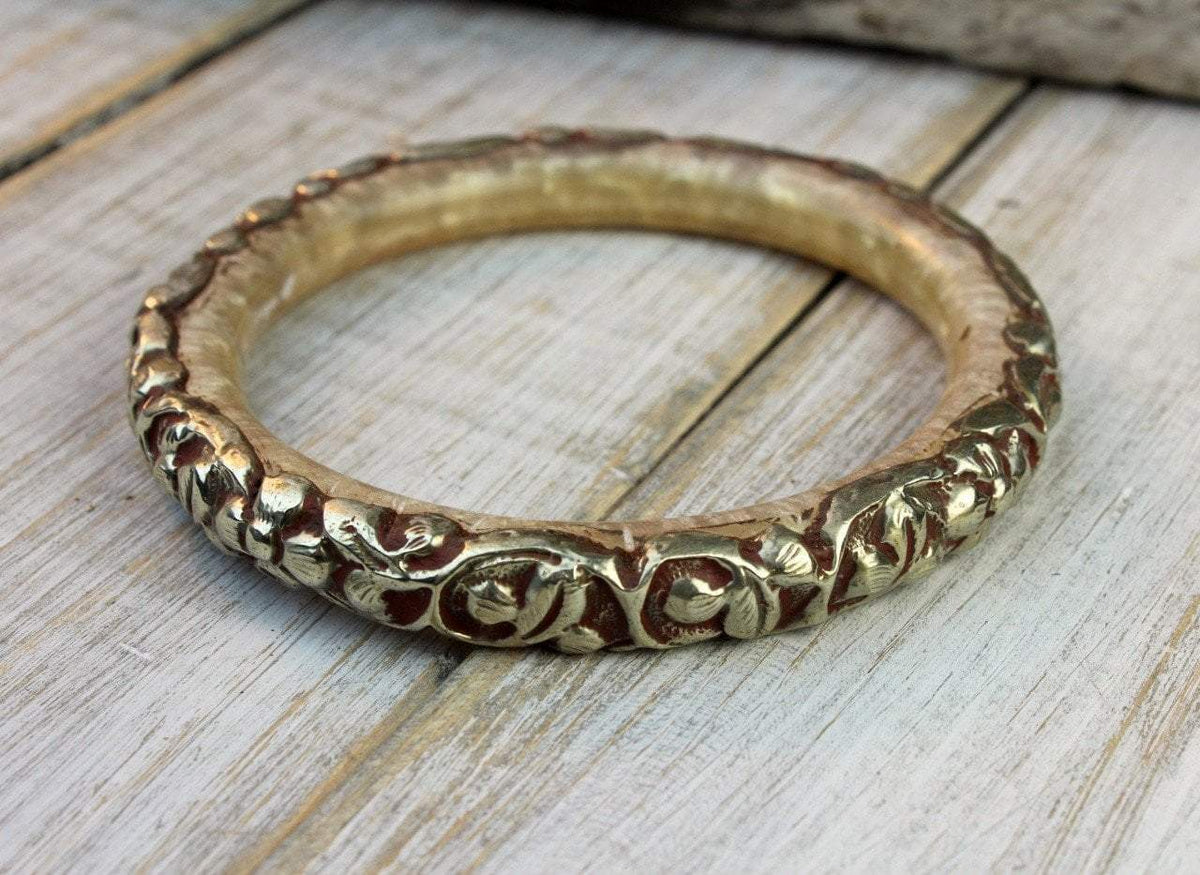 Tibetan Copal Bracelet With Flowers - DharmaShop