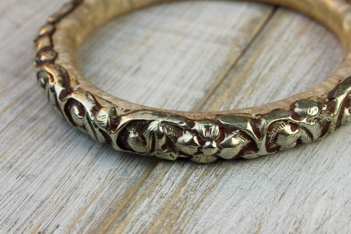 Tibetan Copal Bracelet With Flowers - DharmaShop