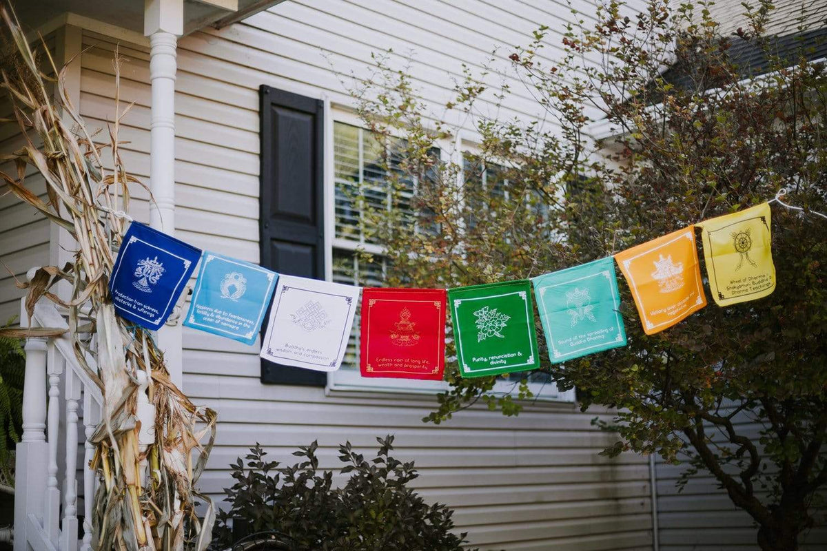 8 Auspicious Symbols Prayer Flags - DharmaShop